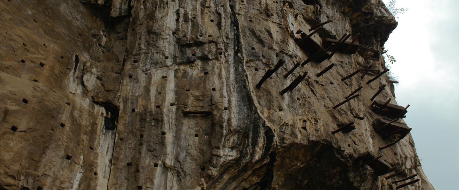 Having a Wonderful Time, Please Send Money: Hanging Coffins of the Bo ...