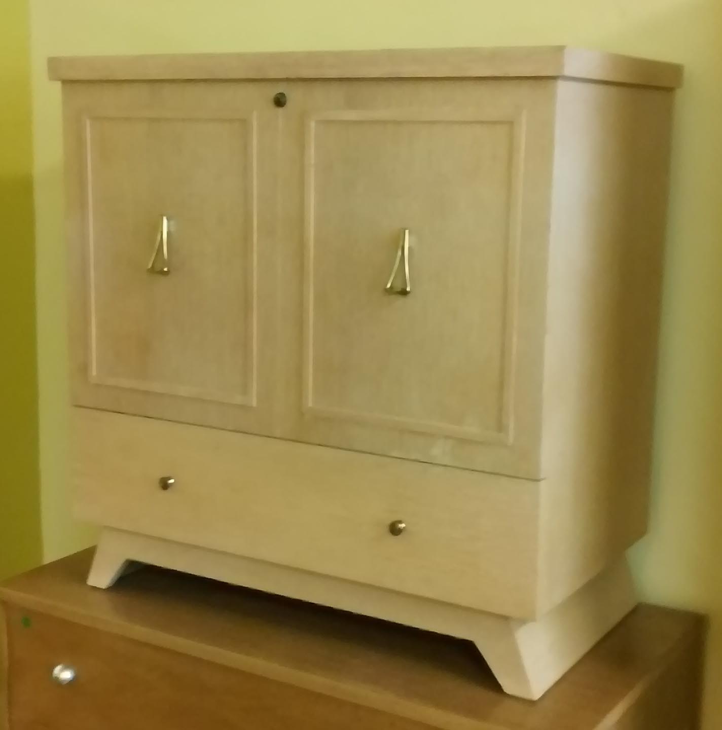 UHURU FURNITURE & COLLECTIBLES: SOLD**REDUCED** Lane Upright Cedar ...