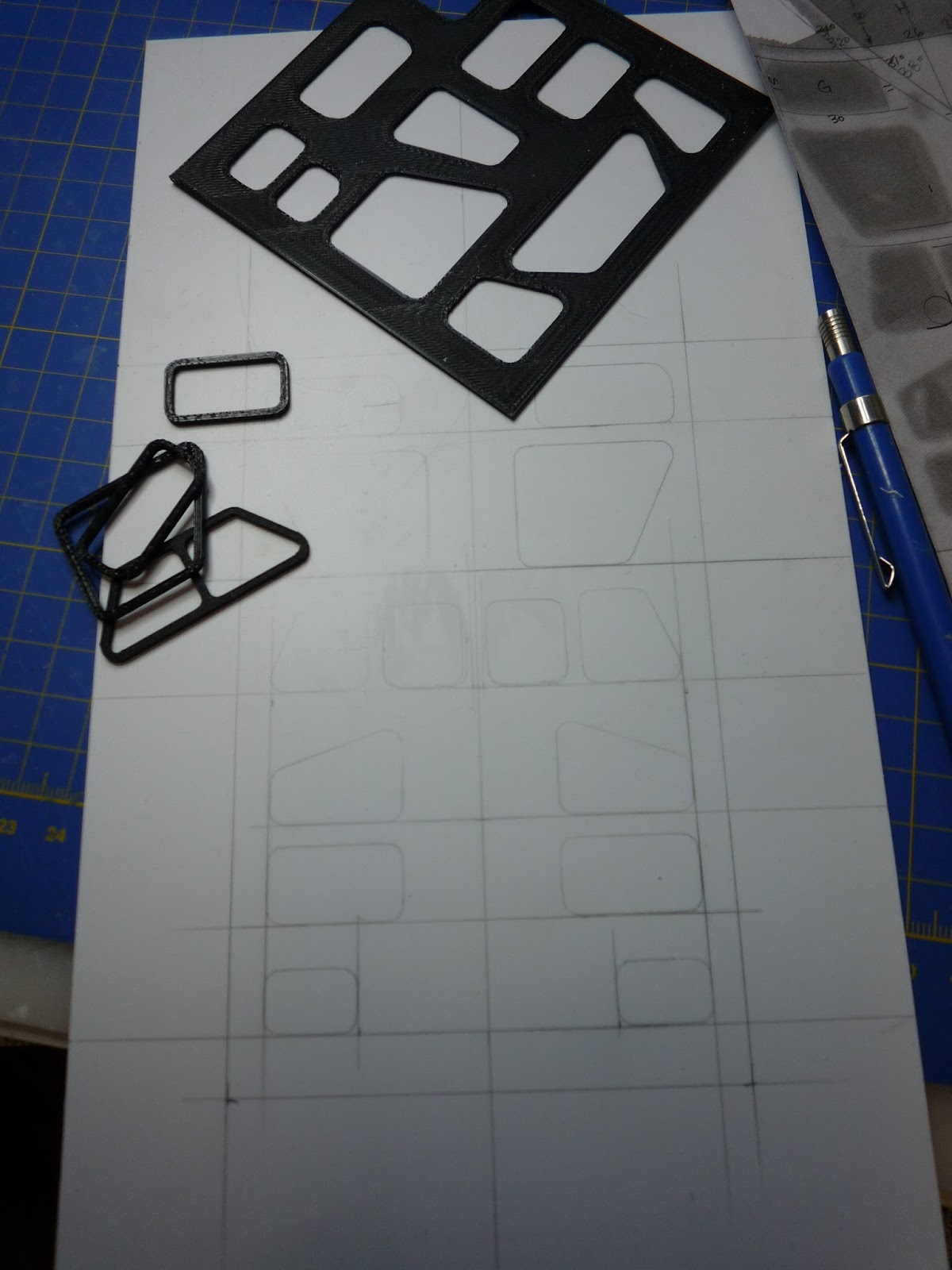 GATTACA MODELS AND PROPS: Interstellar Lander