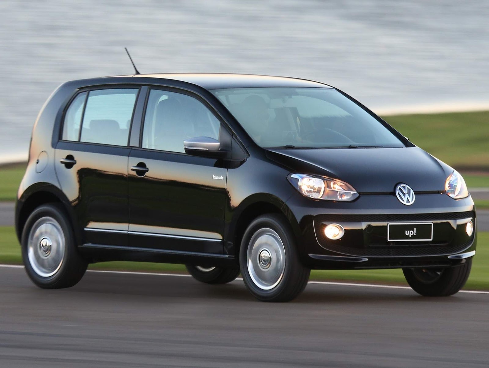 VW Up! x Fiat Mobi Drive: consumo, preço, performance