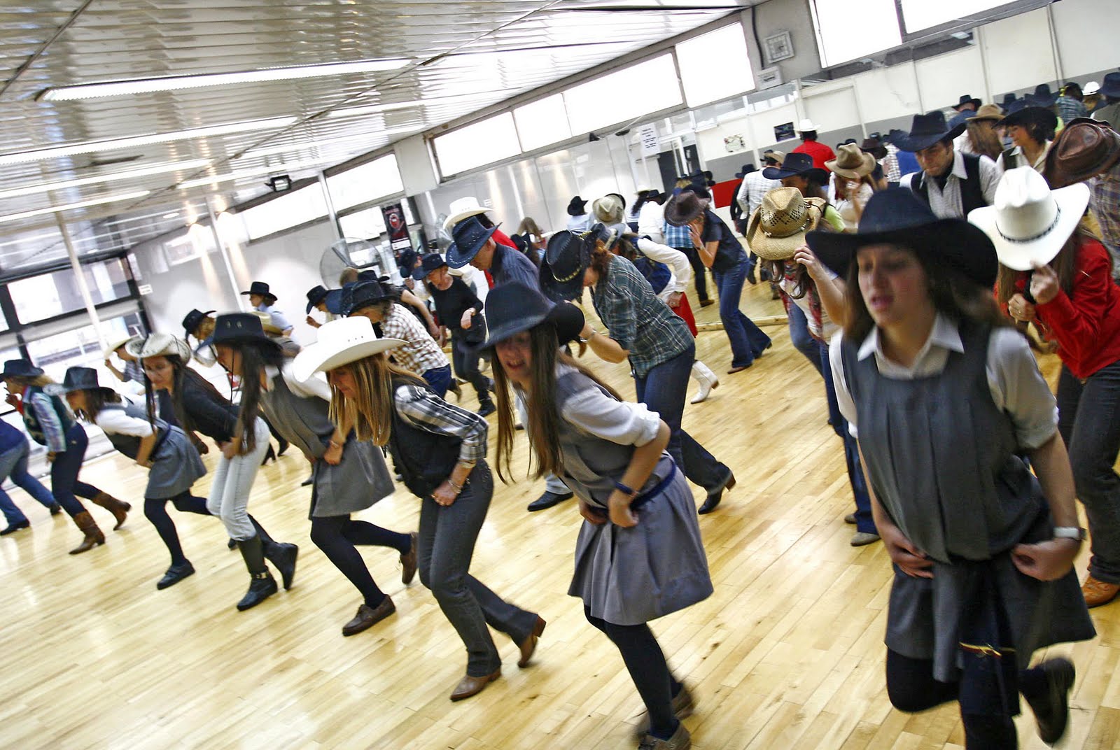 Barrio de Palermo | Palermo Noticias: Line Dance Club: La Academia de ...