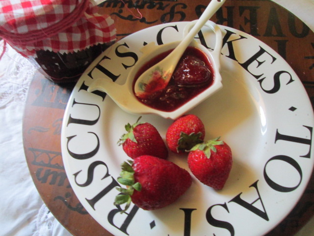 Canela kitchen (gloria): Really fruity strawberry jam (mermelada de ...