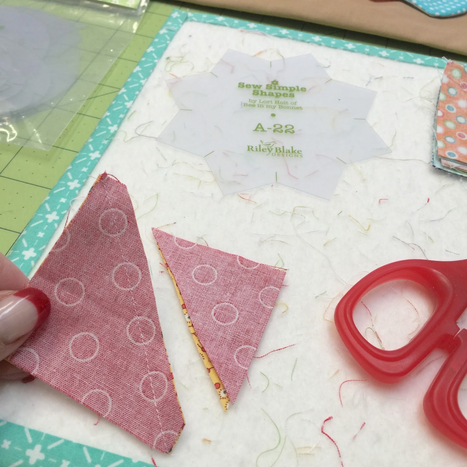 Bee In My Bonnet: Sew Simple Shapes - More Easy Patchwork Flowers!!!