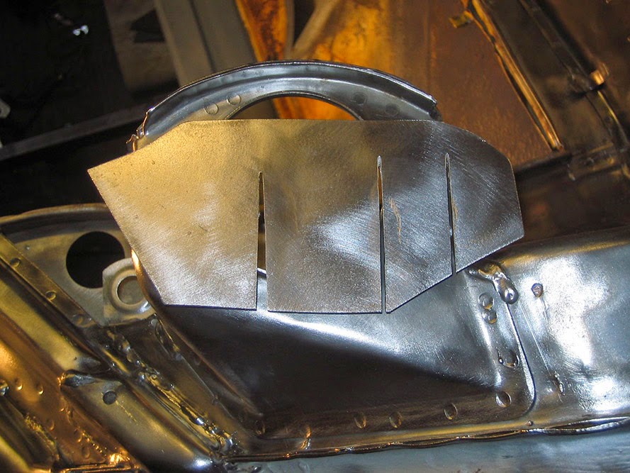 OllieG's 914: Rear Suspension Console Reinforcement