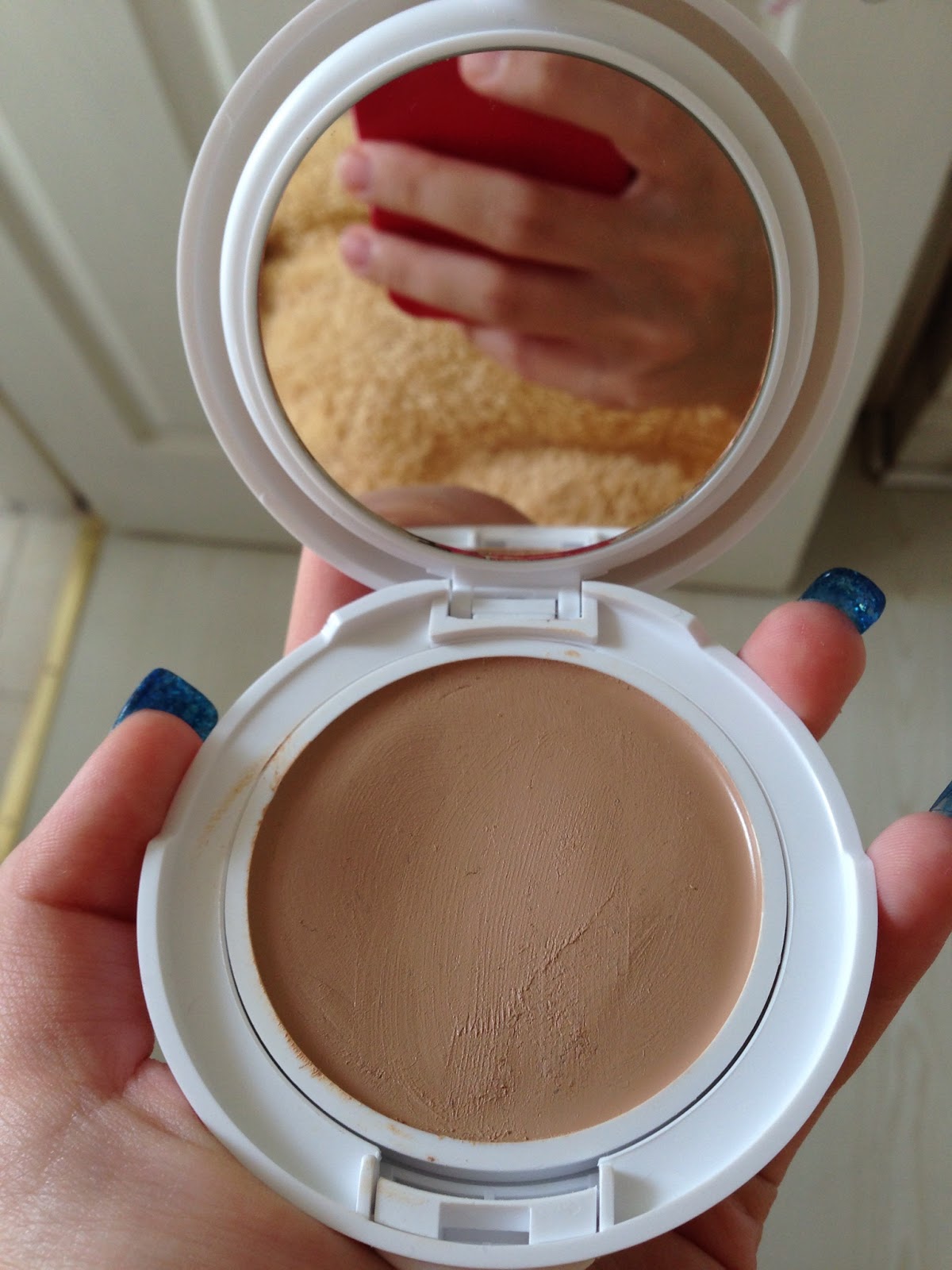 samantha says: [beauty review] Avene Haute Protection Tinted Compact