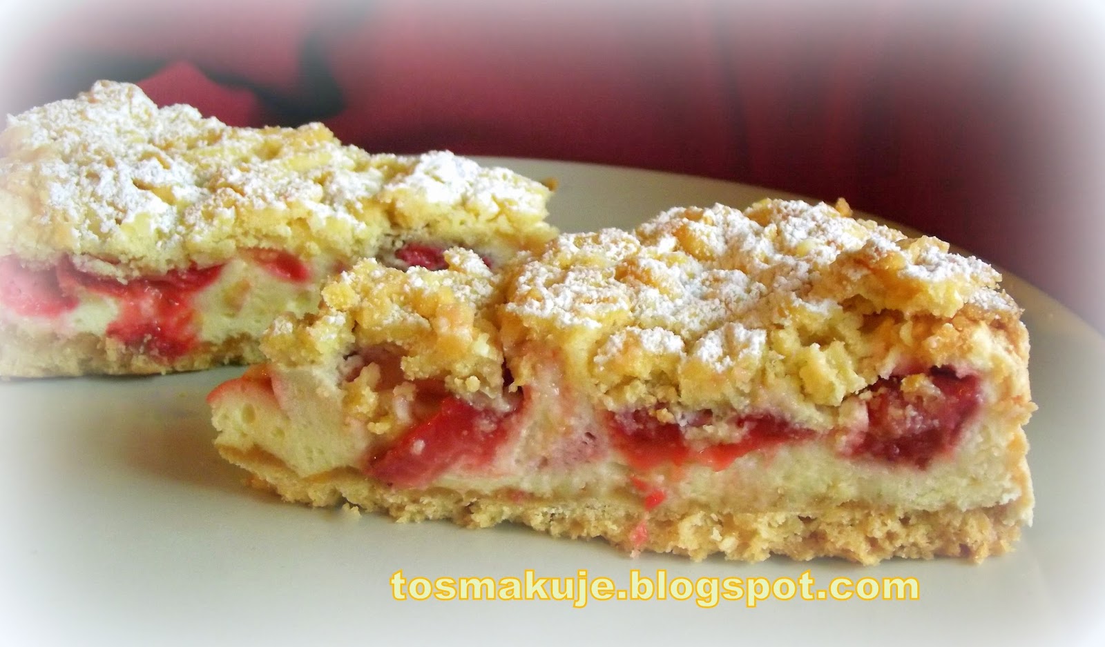 To smakuje: Kruszonka z budyniową pianką i truskawkami