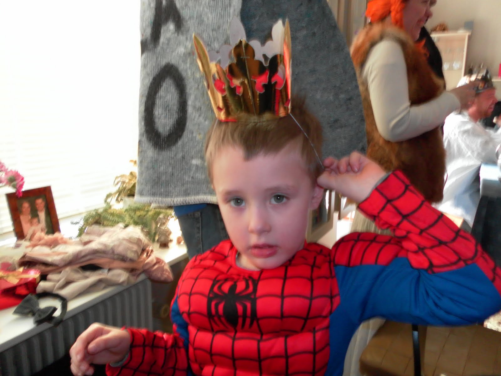 Fru B: Fastelavns fest