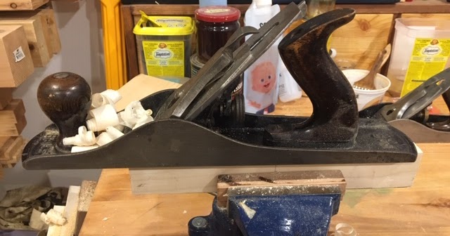 The Off-grid Wood Butcher: Workbench drawers - Making handles