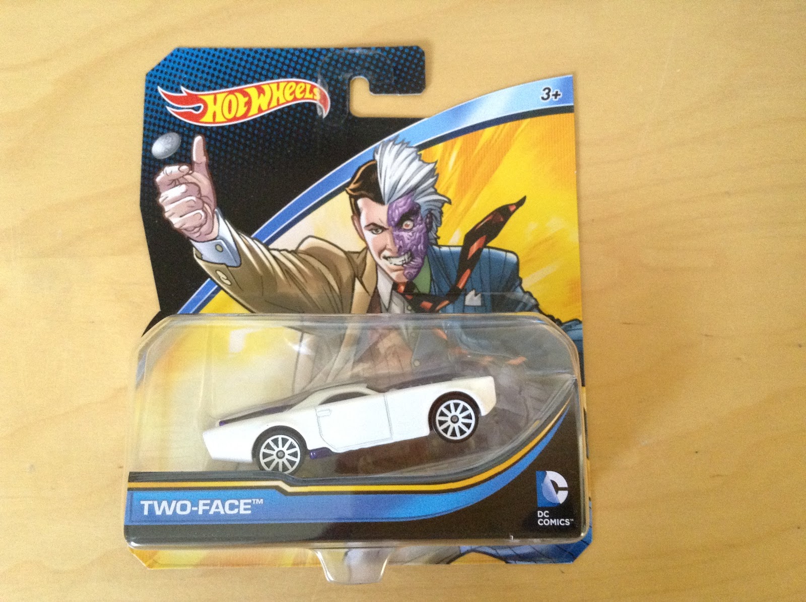 JULIAN'S HOT WHEELS BLOG: Two-Face (DC Comics Character Car)