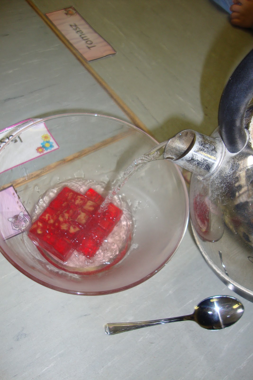 Science Projects: Making jelly in Junior infants