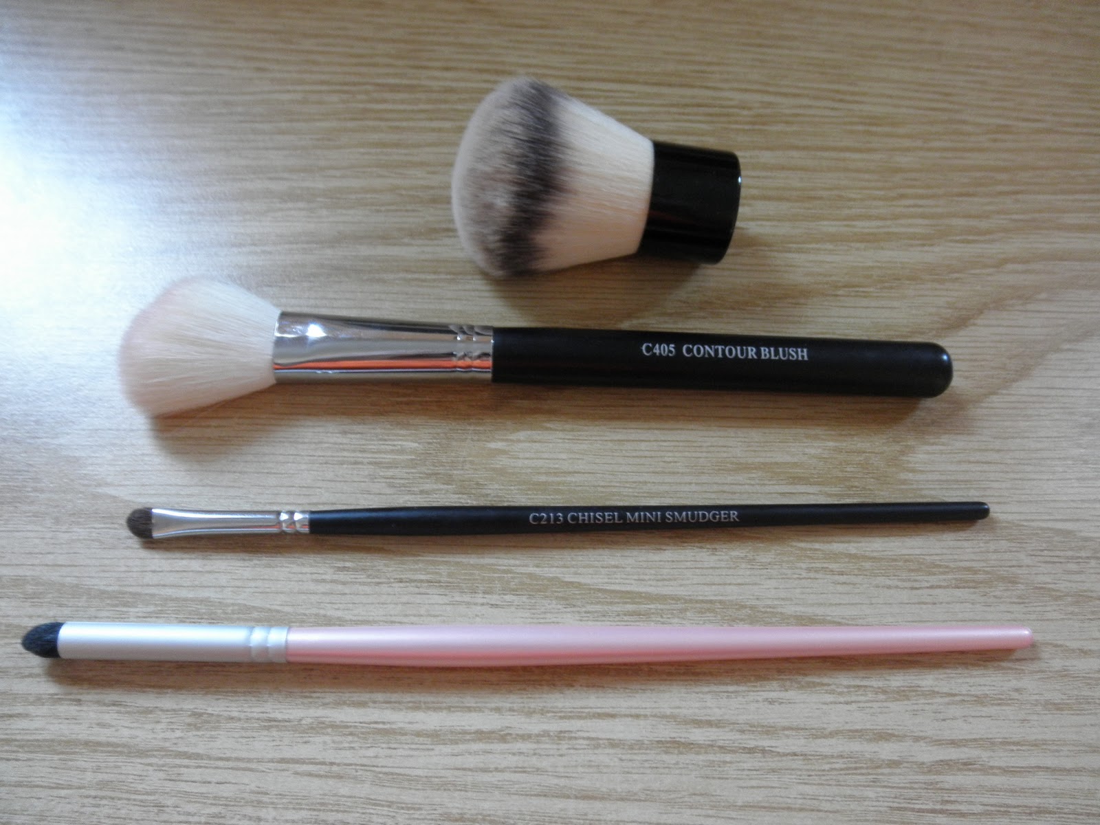 Make Me Pretty 101: Review: Crown Brushes