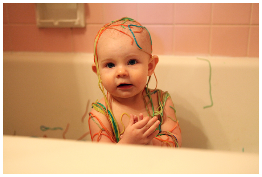 the johnson family blog: Spaghetti Bath