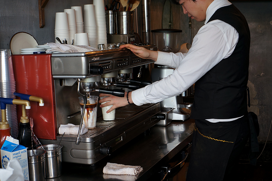 standing coffee. - Theheyheyhey