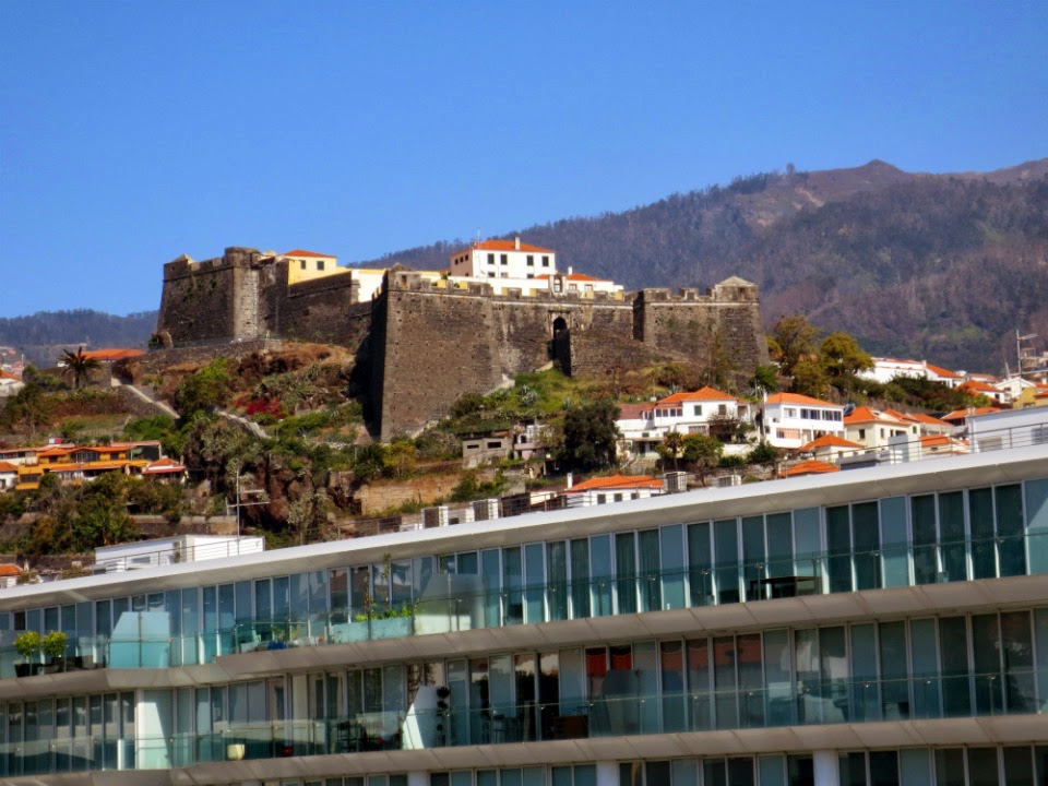 Funchal Centrum buildinf and the fortress - Funchal Daily Photo