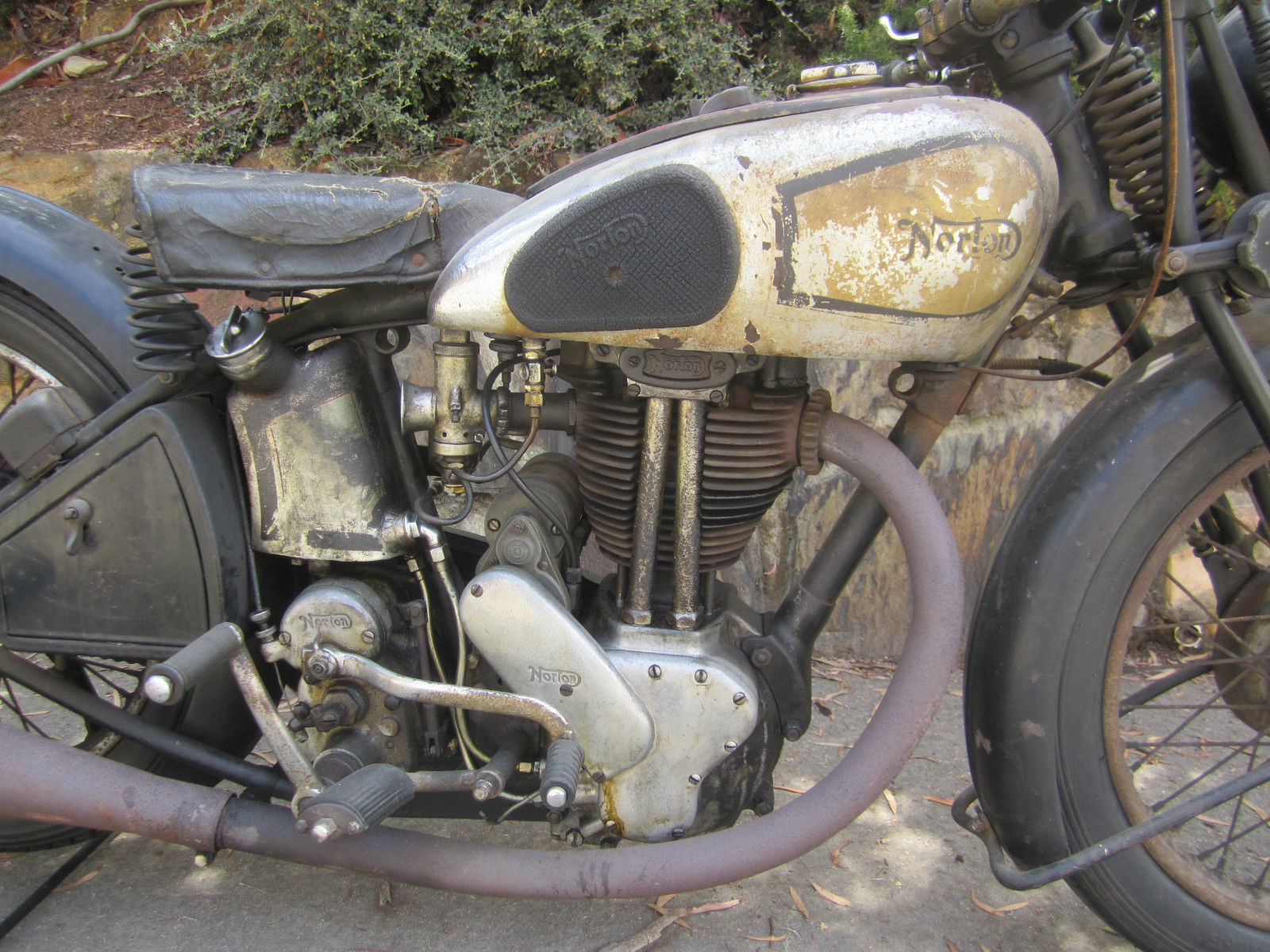 GeekBobber: 1938 Norton Model 18