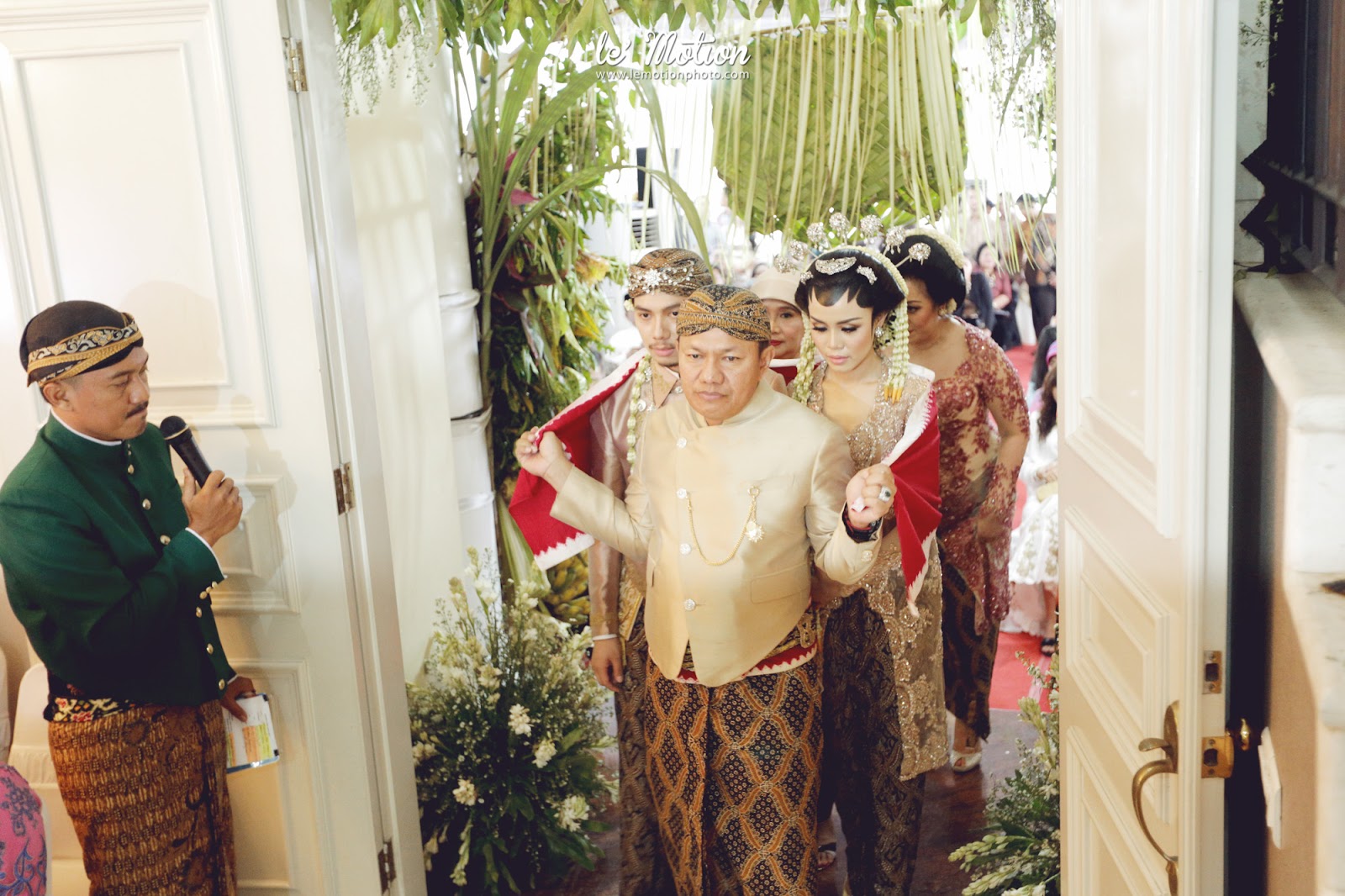 Le Motion Photo: Stephanie & Gilang Wedding (Pernikahan adat Jawa)