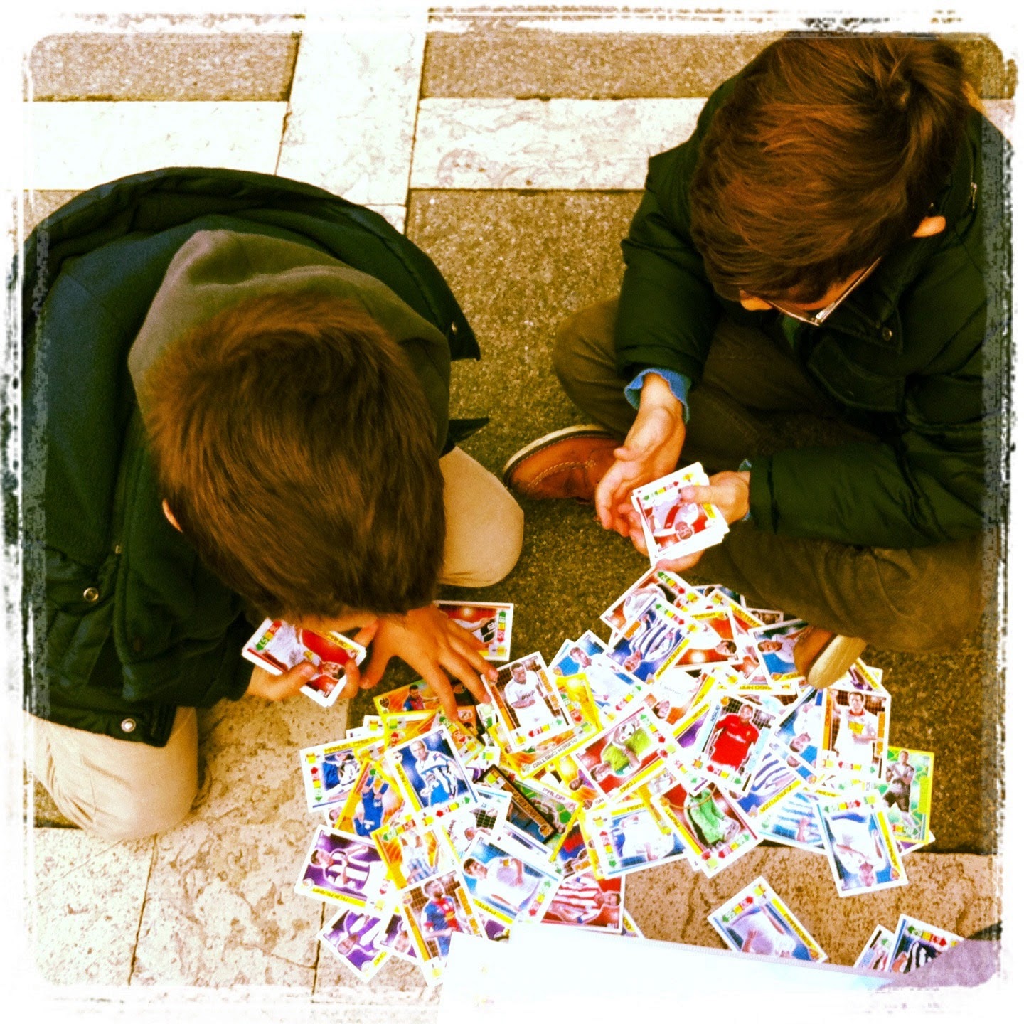 JUGUETES PARA TODOS: COLECCIONES DE CROMOS PARA COLOCAR EN EL ALBUM