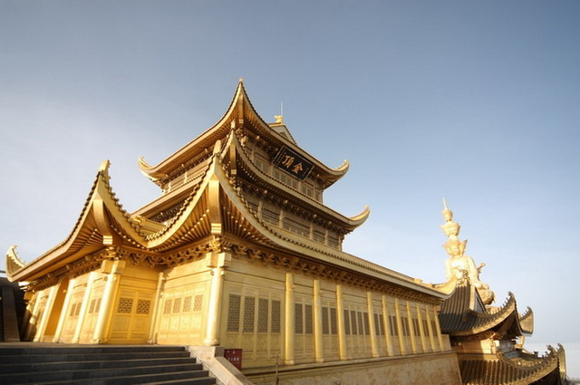 Unlimited Scenery on the Golden Summit of Mount Emei | China Tours ...