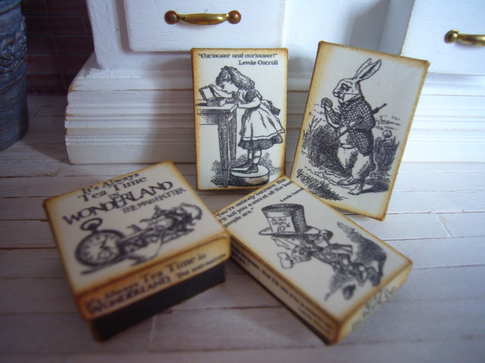 looking glass miniatures