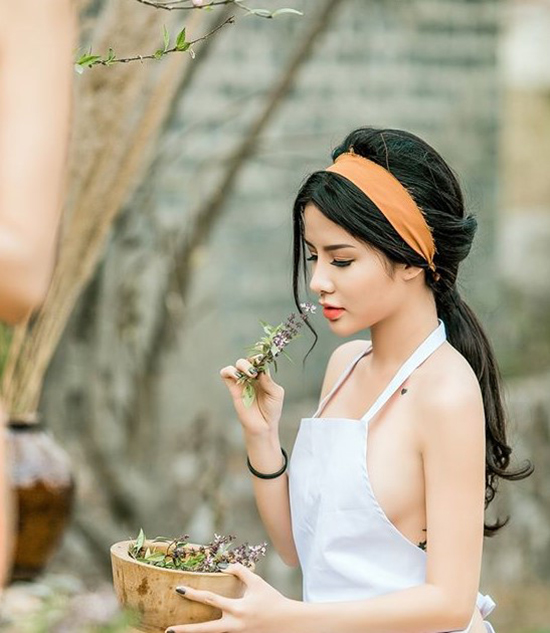 Hot girl nóng bỏng Quỳnh Ruby trong bộ ảnh "Tuyệt Tình Cốc" là ai?