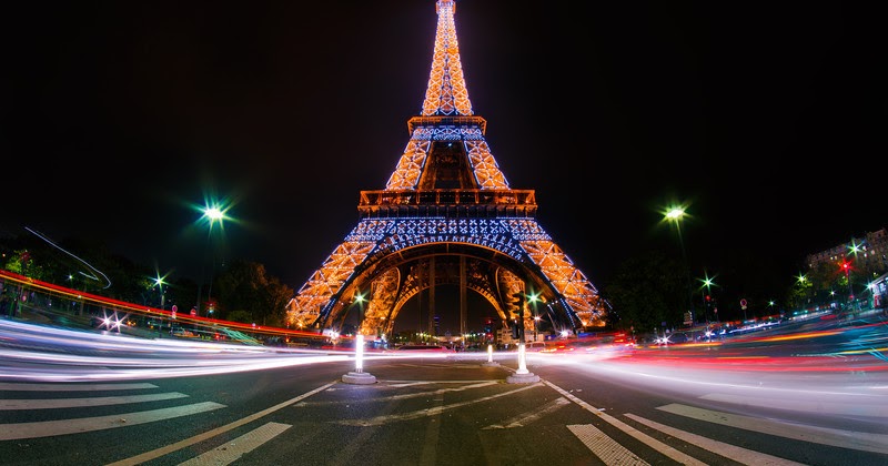 Kulla Eiffel fsheh një sekret! ~ Provimet e Matures nder vite