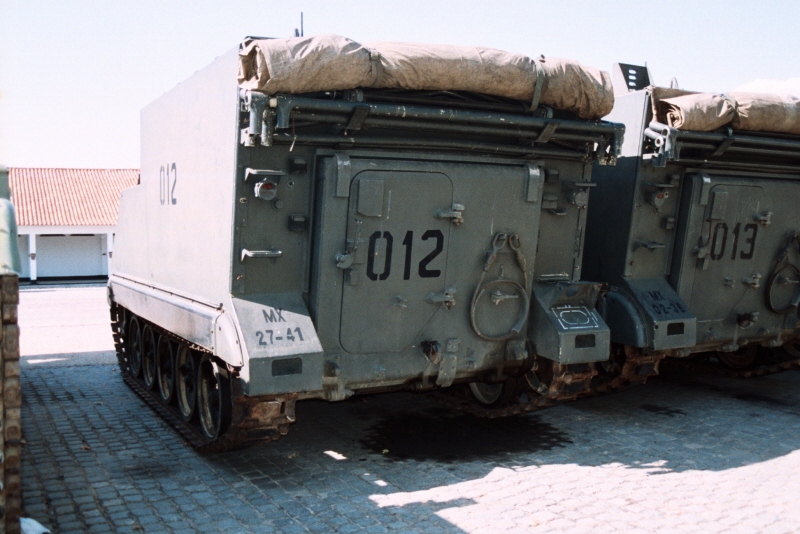 Viaturas Militares Portuguesas: Auto Blindado Lagartas M577A2 Posto ...