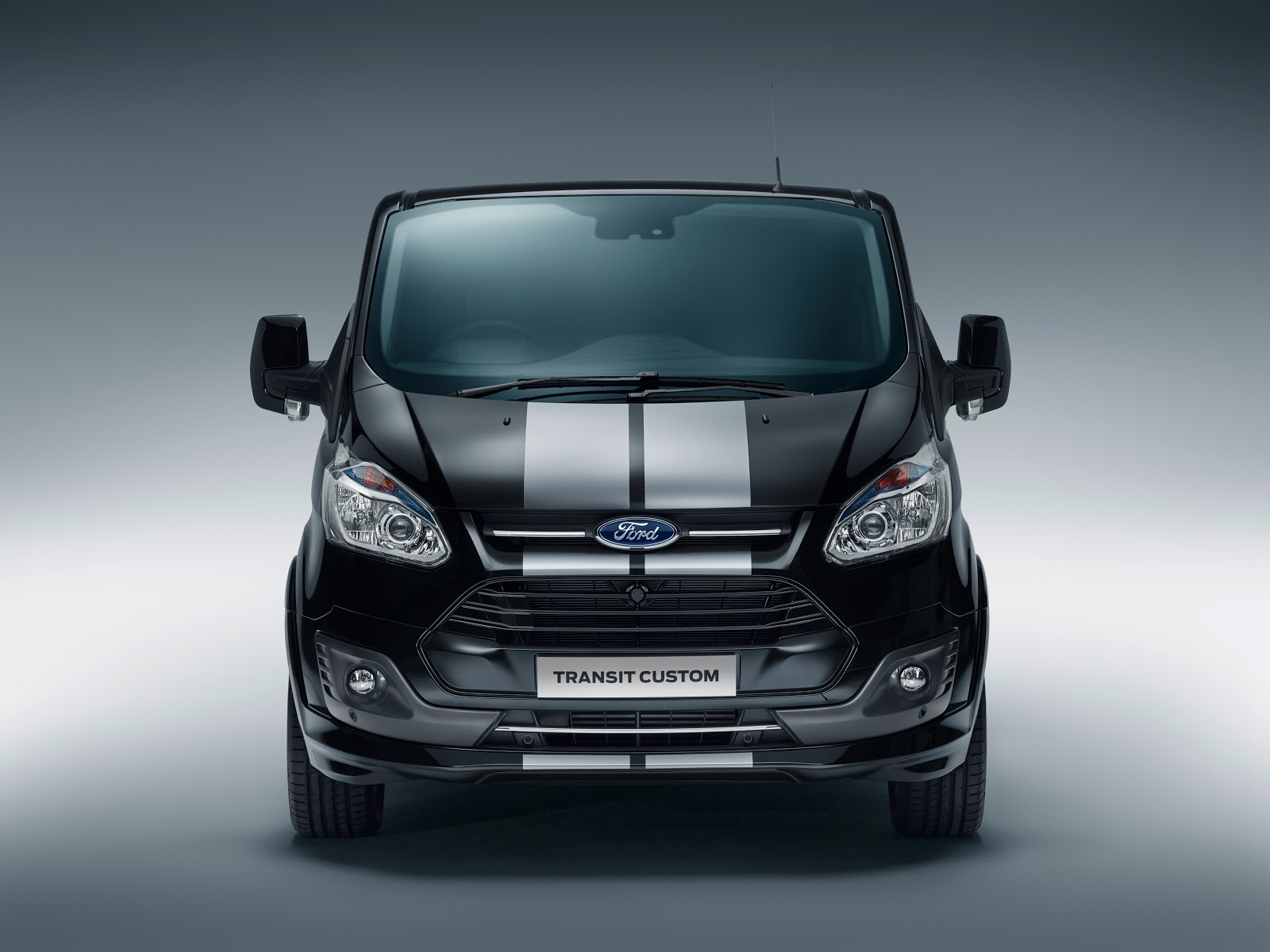 PuntoKilométrico: Novedad: Ford Transit Custom Black Edition & Sport (2016)