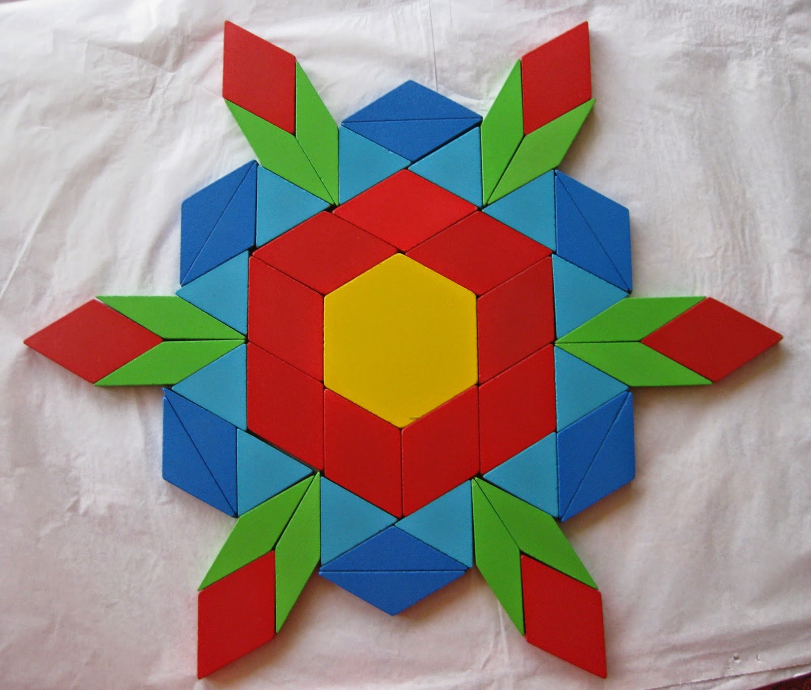 Departamento de Dibujo: Mandalas con polígonos.
