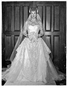 Graveyard Vintage For The Gal That Loves Fashion: Vintage Helen Rose ...