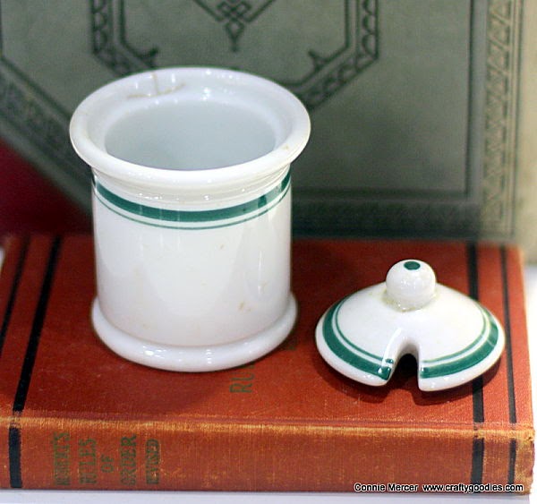 crafty goodies: Try It Tuesday ~ junkin' at Moms!!!