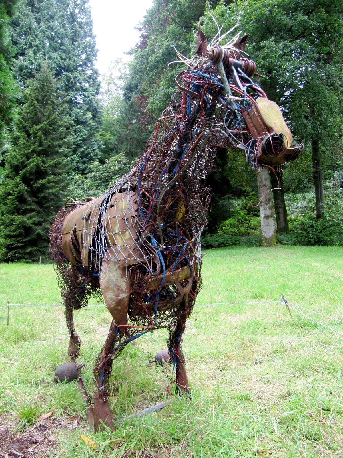 SCRAPTORS SCULPTURE GROUP: August 2011