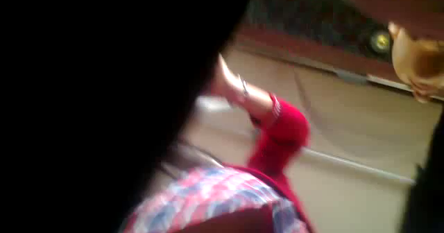 los mejores videos de colegialas bajo la falda : bajo falda calzon rosa y amarillo