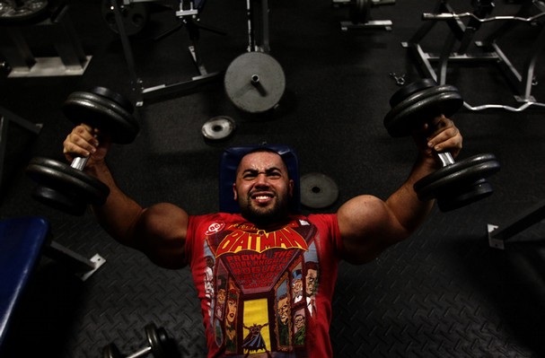 biggest body builders: biggest bodybuilder mustafa ismail