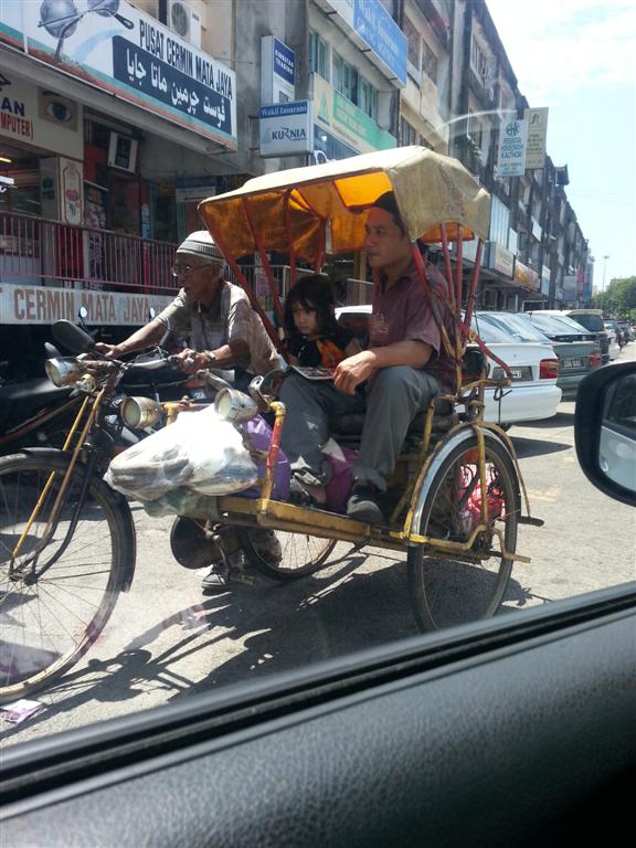 Miles of smiles: Beca dan sedikit nostalgia