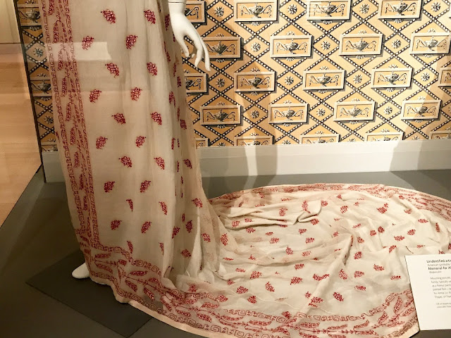 SilkDamask : A Fashionable Neoclassical Dress, 1800-1805