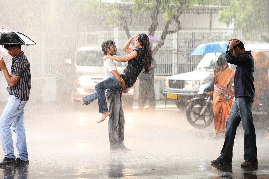 cute photos: Dhanush,Aiswarya danush and Sruthi hassan in 3 Movie Stills