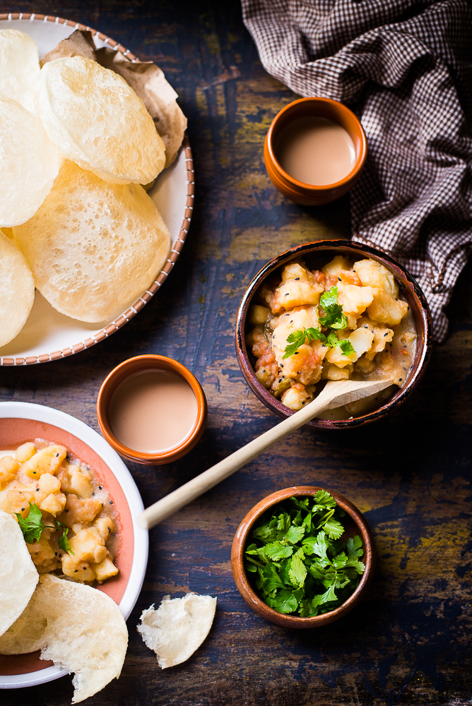 Mix and Stir: Luchi - Sada Alur Tarkari ( Aloo Charchari )