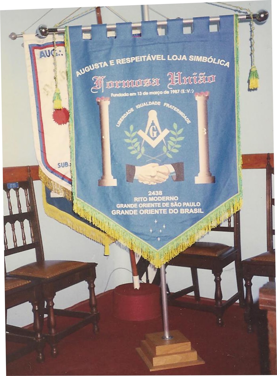 ESTUDOS: ESTANDARTE DA LOJA E O PORTA-ESTANDARTE