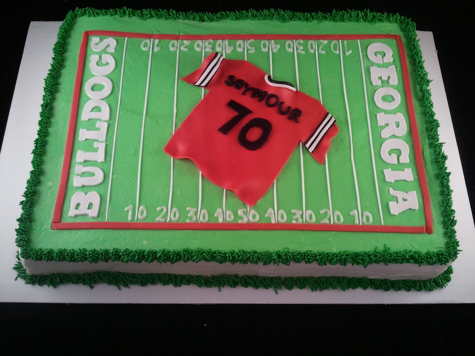 Sugar & Spice Sweets: Georgia Bulldogs Cake