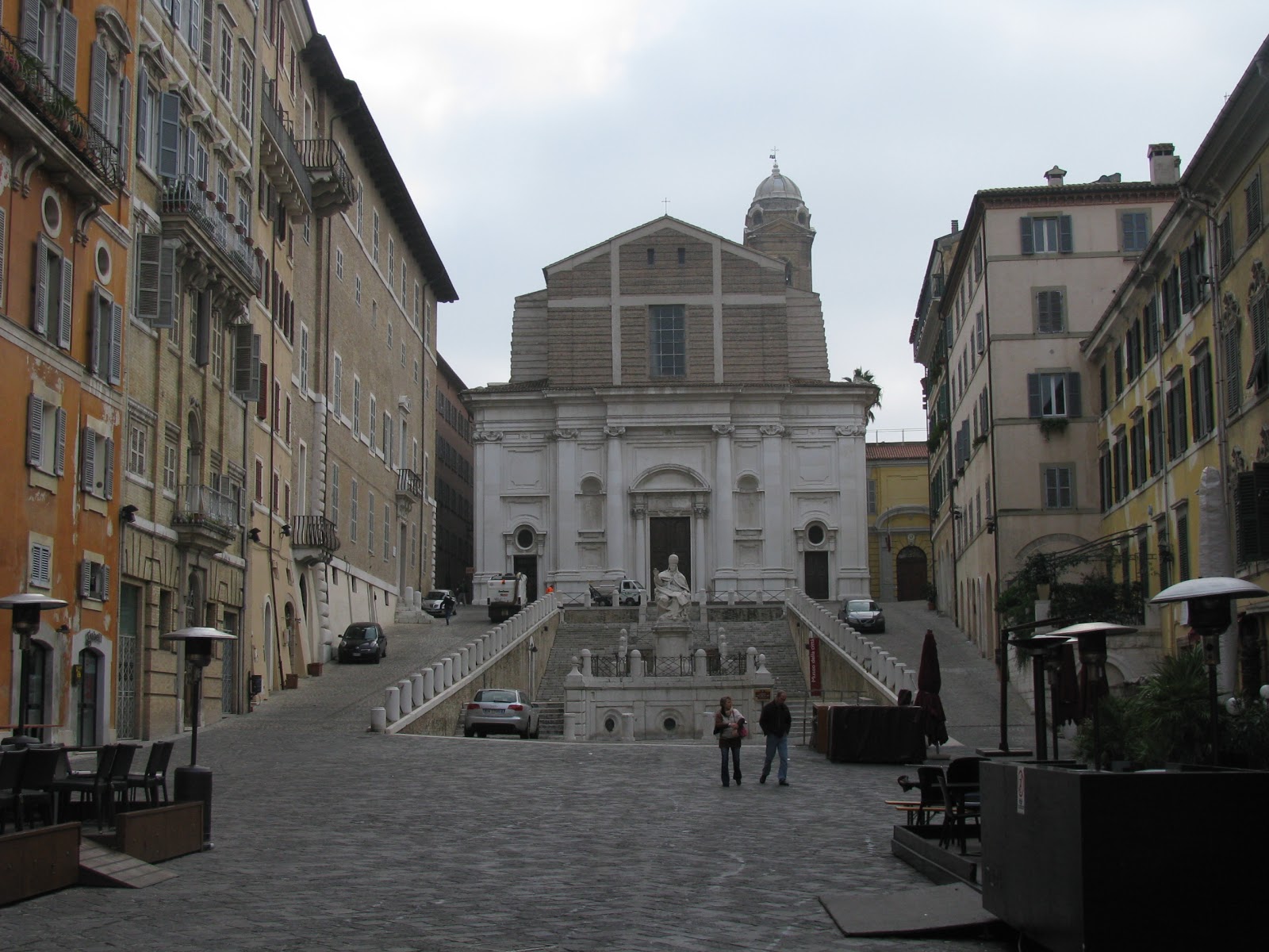 Unsere Kreuzfahrten: Kreuzfahrt Costa Victoria (Tag 3: Landgang in Ancona)