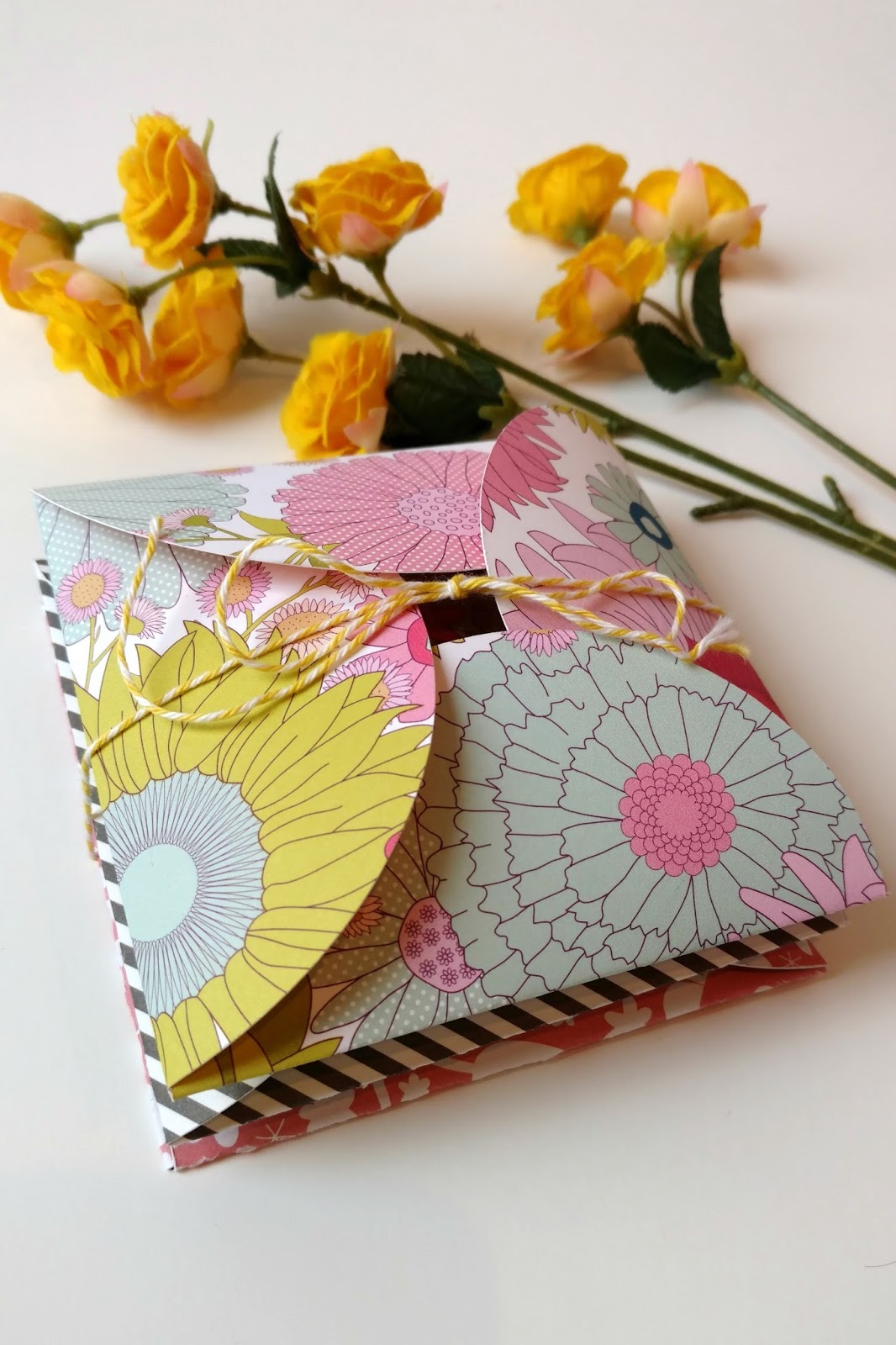 Easy Blooming Envelope and Card - Sunshine and Munchkins
