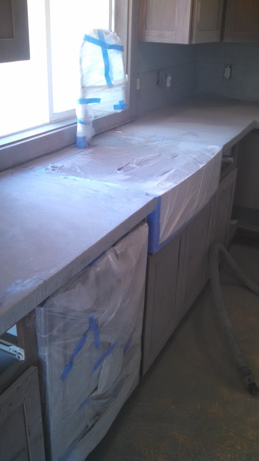 DIY Concrete Counters Poured over Laminate | Averie Lane: DIY Concrete ...