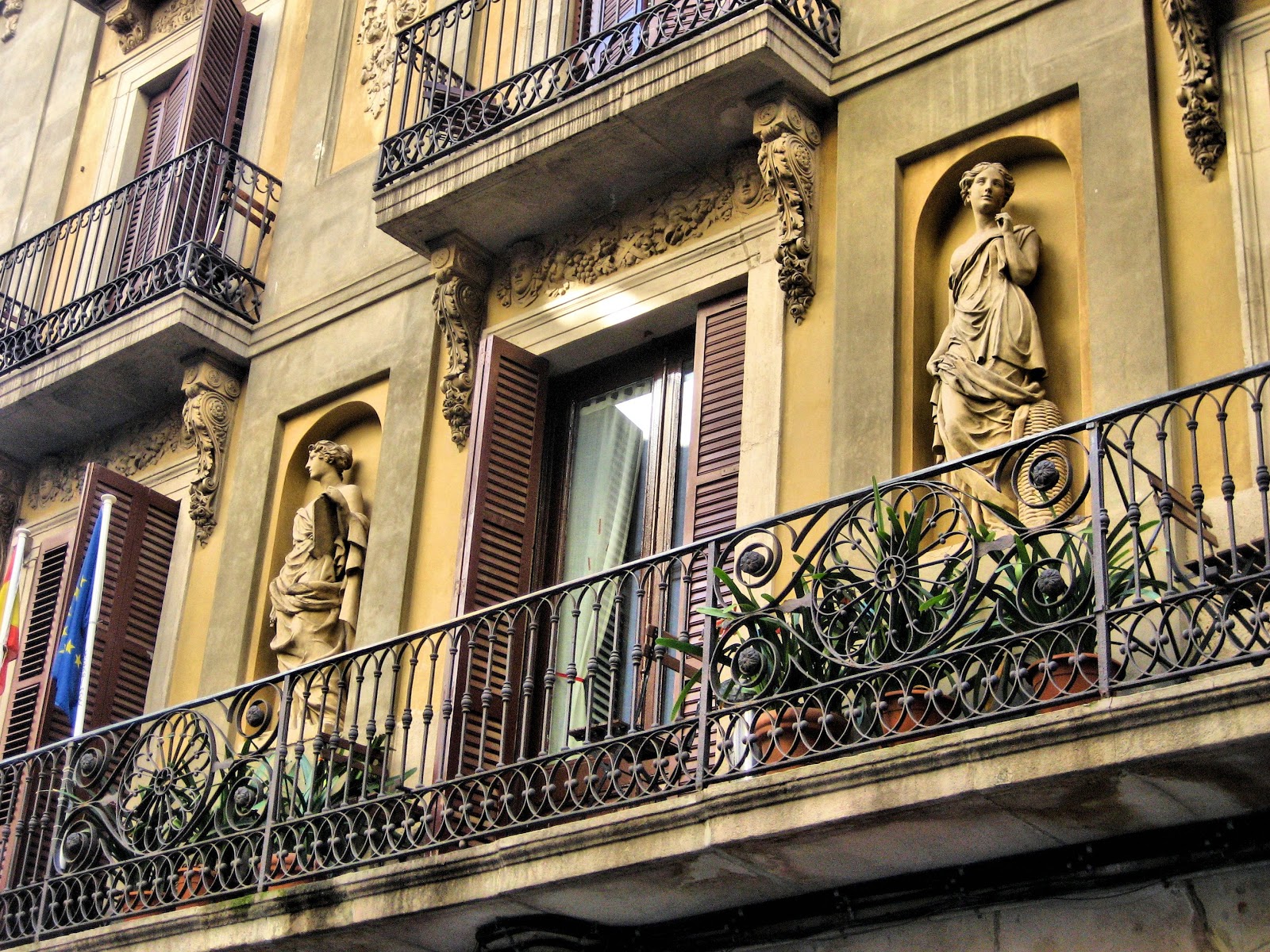 Barcelona Shots: Casa Antoni Tarrés Barcelona Shots: Casa Antoni Tarrés