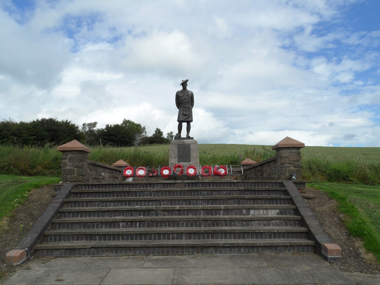 Dundee Photos - City of Discovery: Black Watch Memorial - Powrie Brae ...