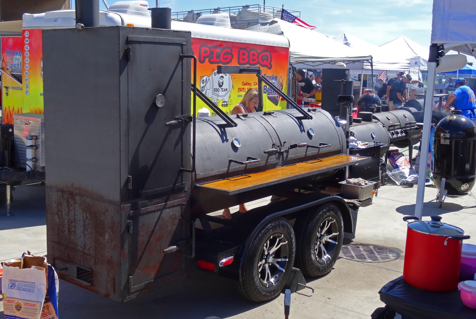 MAD MEAT GENIUS: VAN RUITEN BBQ COOK-OFF