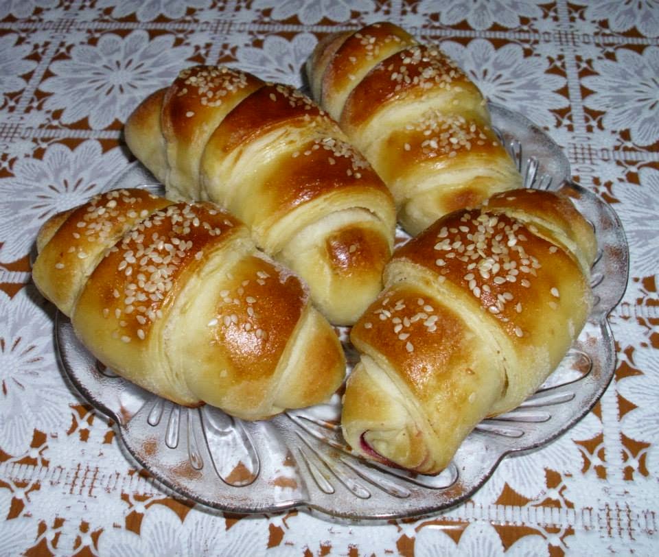 Besa's Albanian Recipes!: Cheese or Marmelade Rolls / Kifle me Djath ...