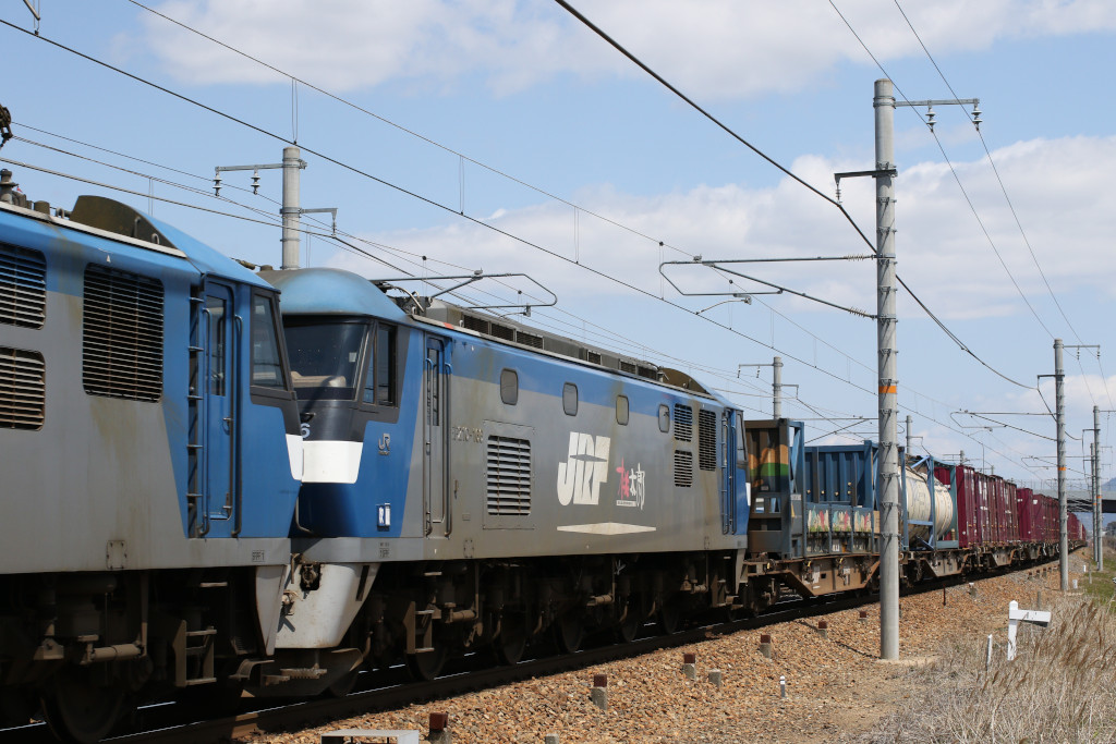 線路際の小さな幸せ: 5085レ EF210-141+EF210-166 桃太郎のムド付 JFEイルカのUM27A