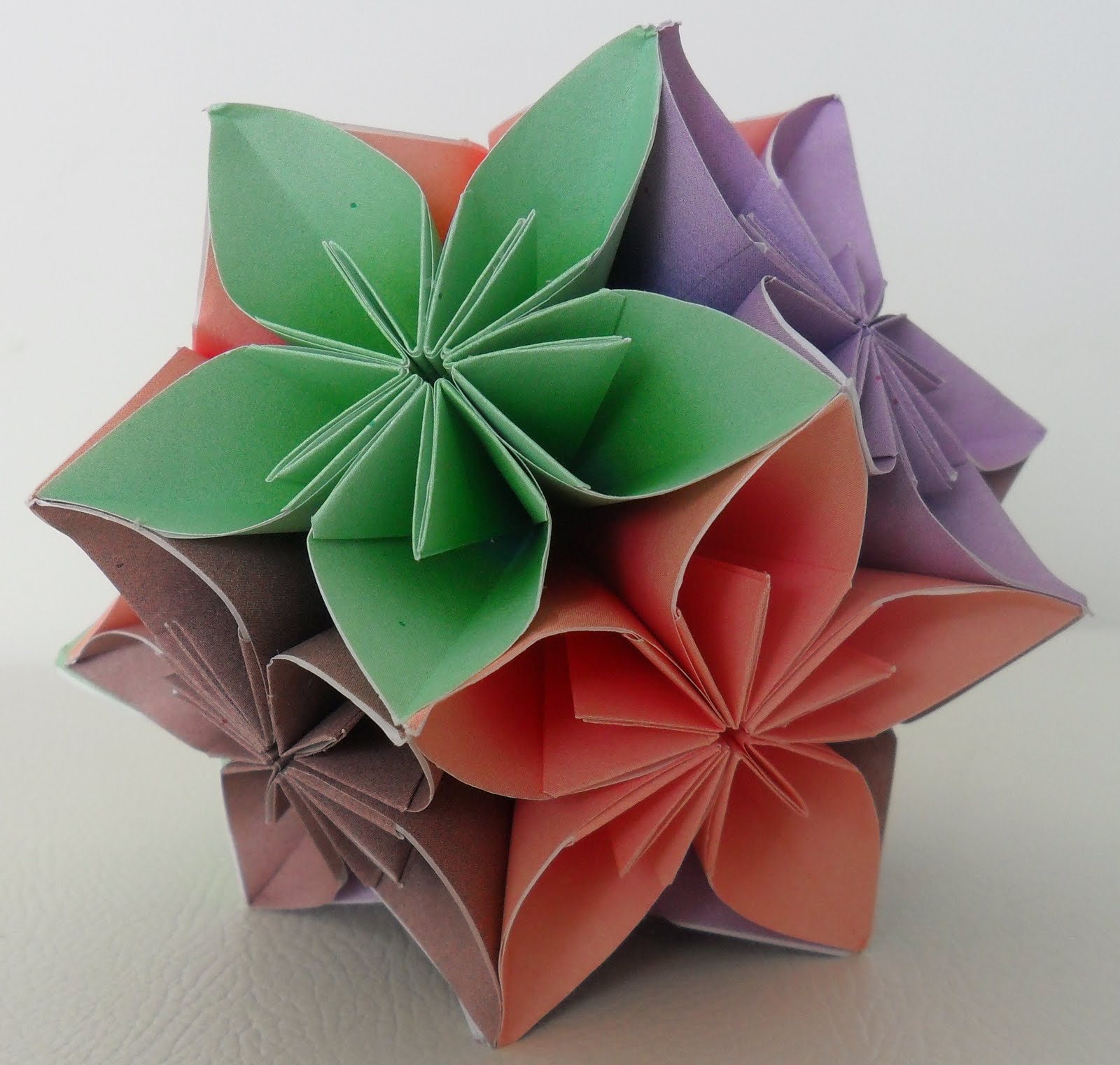 Unraveling the Art of Kusudama: A Journey into Modular Origami Mastery ...