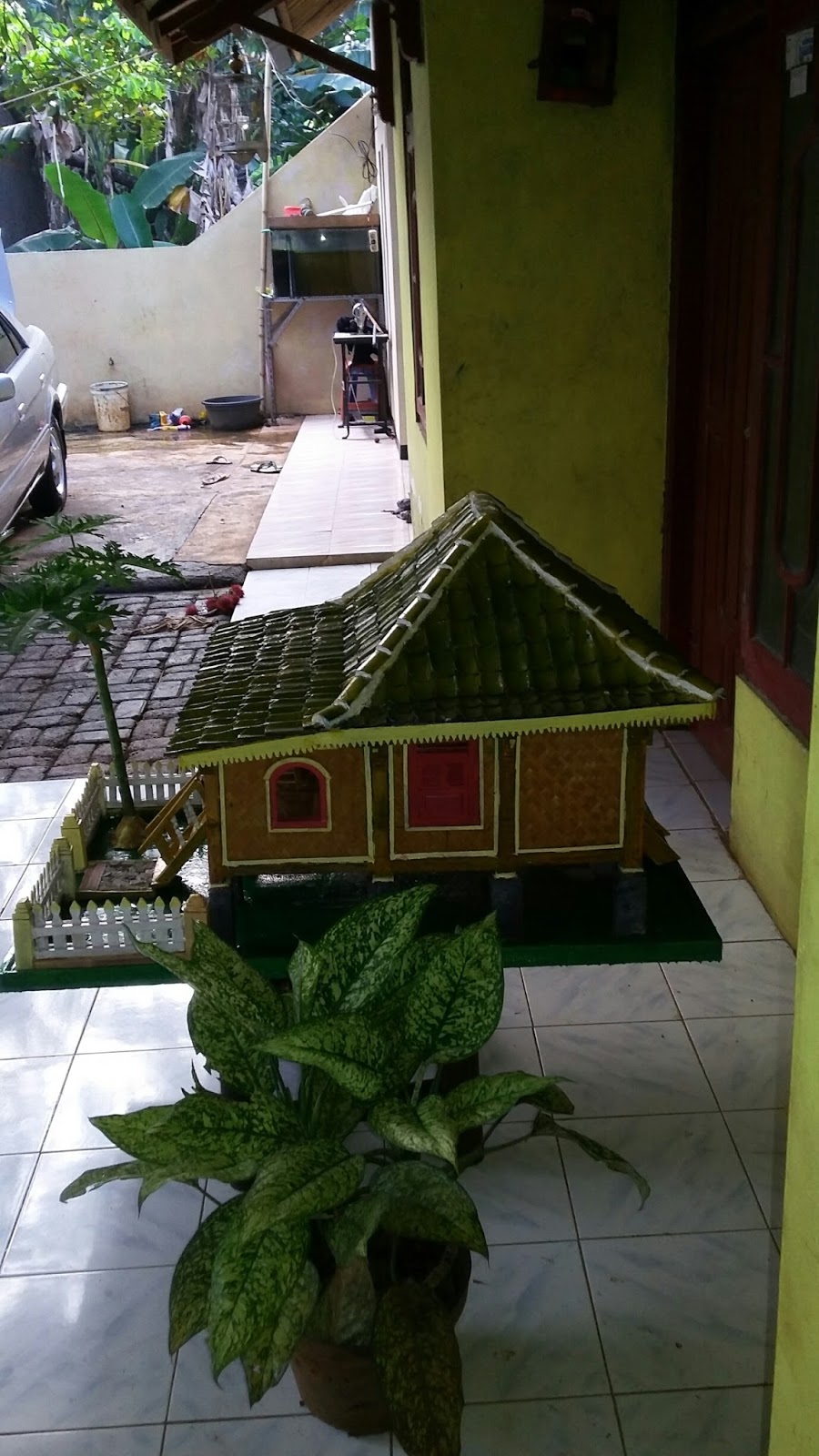 Seni Khas Indonesia: Replika Rumah Adat Bekasi