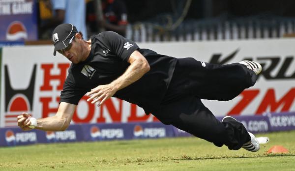 Aleda Costa: Amazing Cricket Catches Images